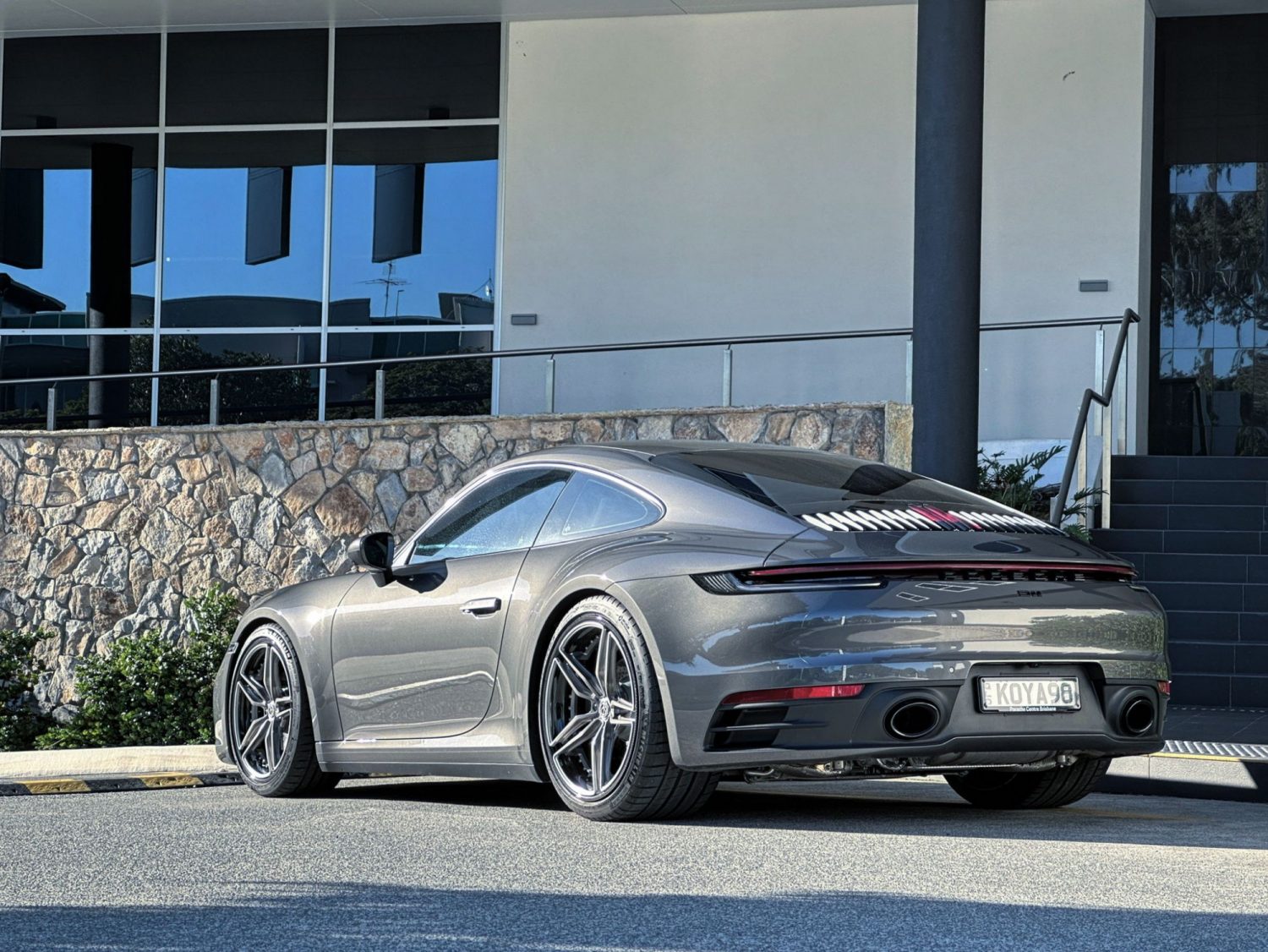 Porsche 911 Carrera 992 Grey Koya KT132 | Wheel Front