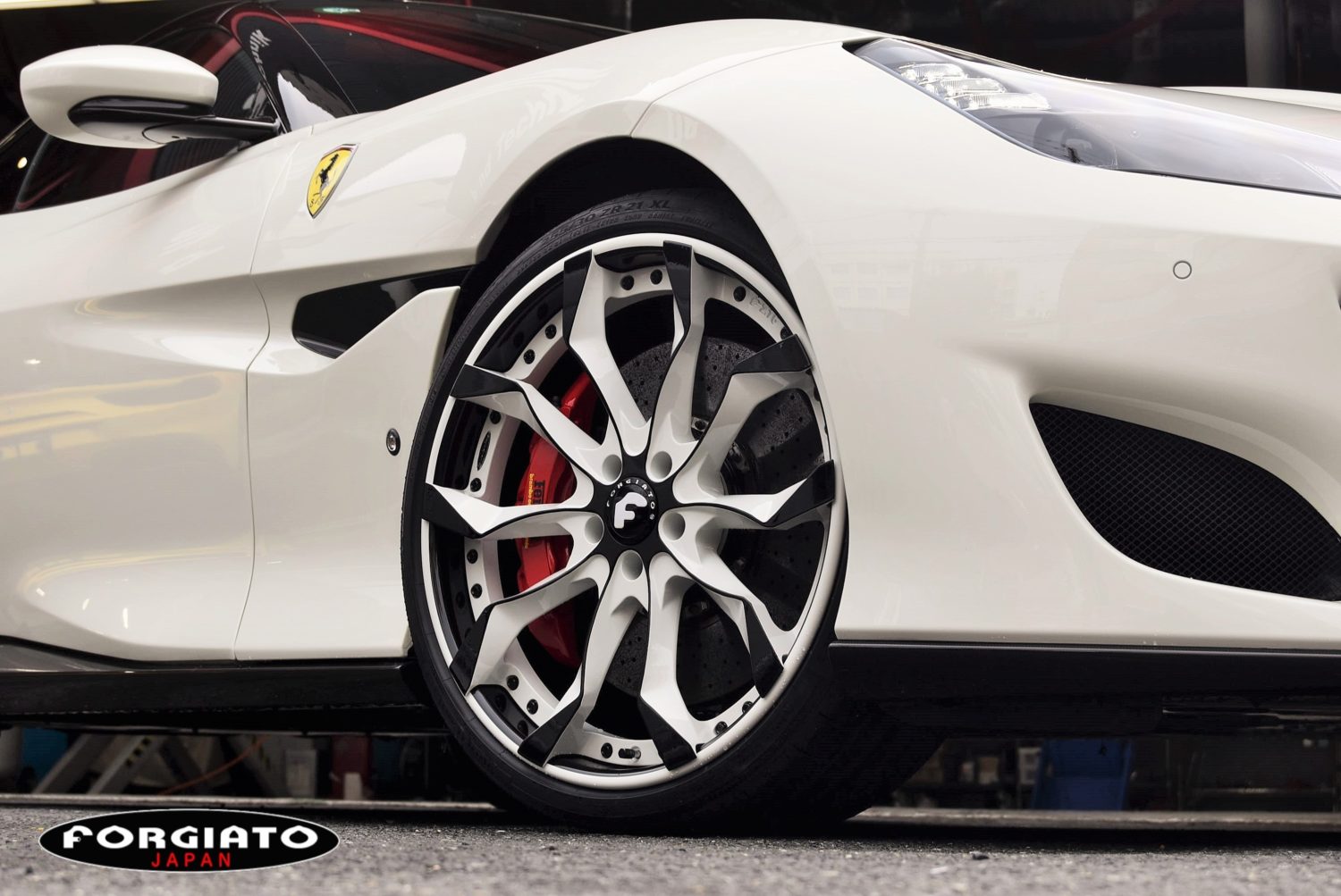 Ferrari Portofino White Forgiato F2.16-ECL | Wheel Front