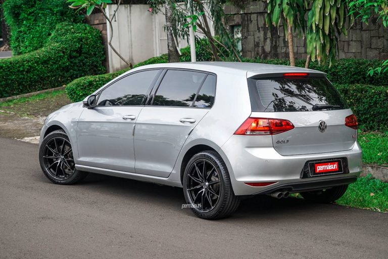 Volkswagen Golf Mk7 Silver Enkei Draco | Wheel Front