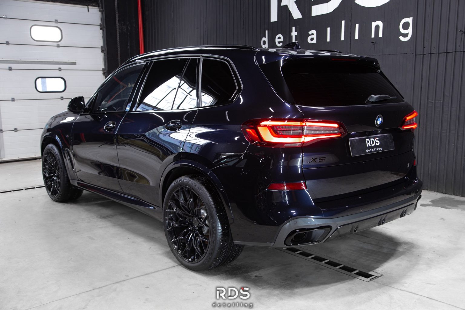 BMW X5 G05 Black With Rusch BLV-X Wheel | Wheel Front