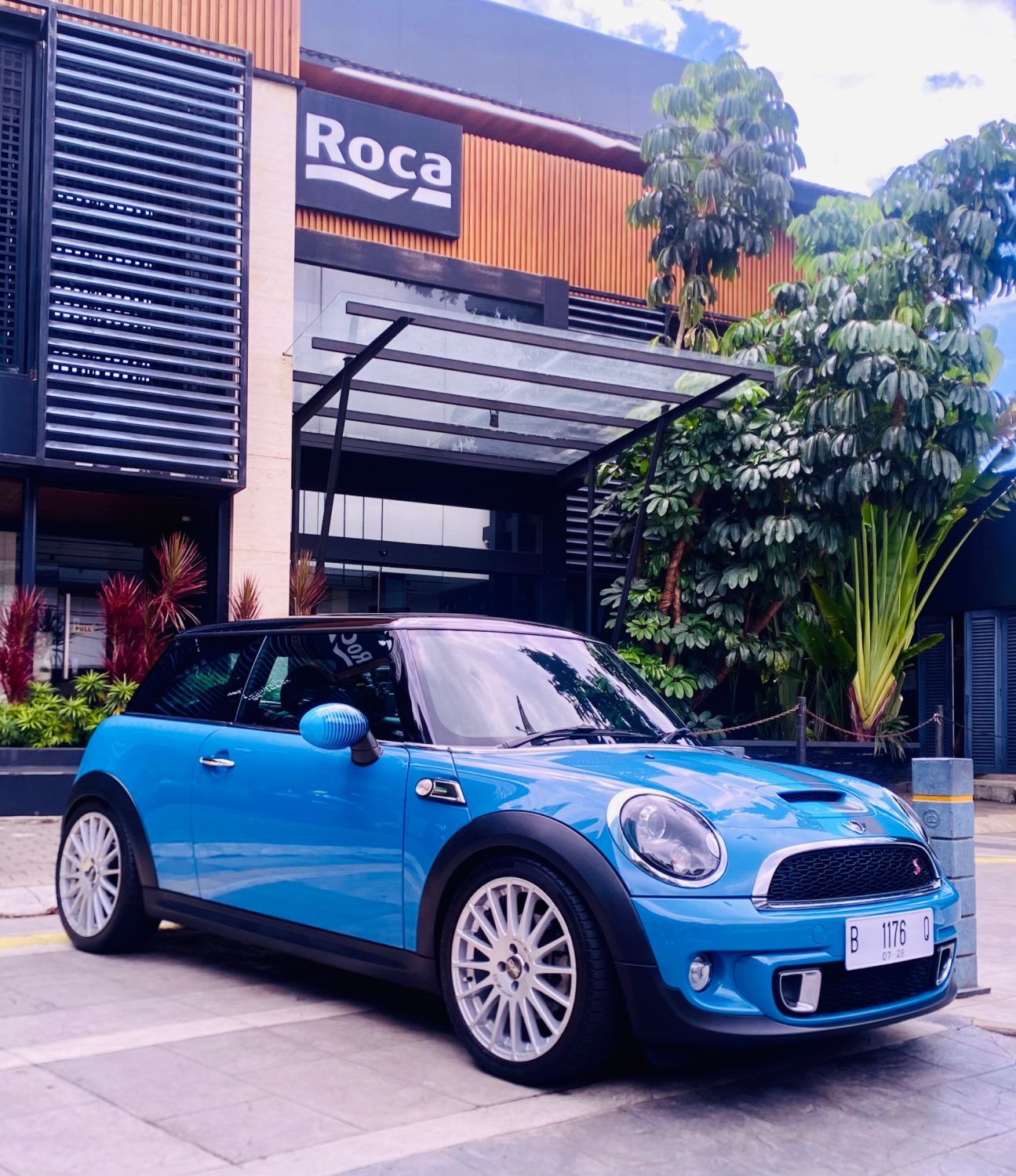 Mini Cooper S Blue With OZ Superturismo GT Wheel | Wheel Front