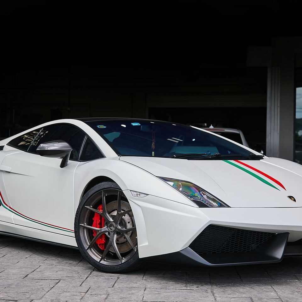 Beyaz Lamborghini Gallardo Superleggera