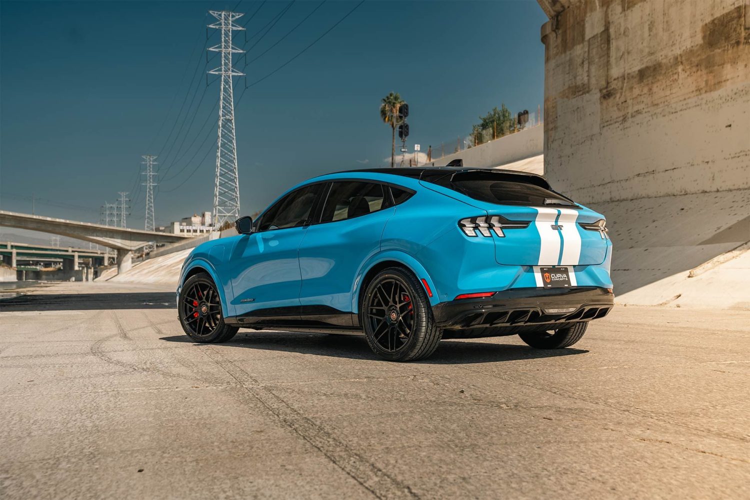 Ford Mustang Mach-E Blue Curva C300 | Wheel Front