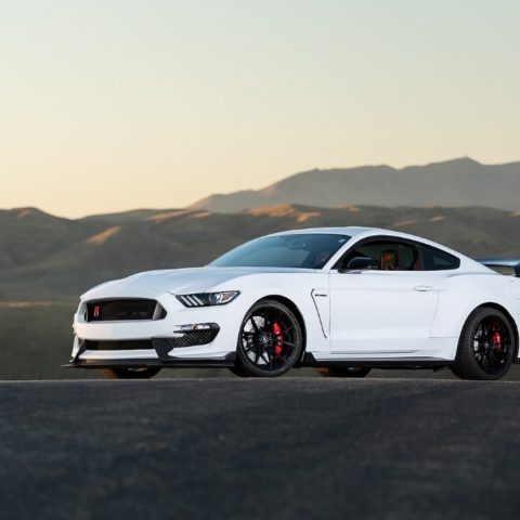 Ford Mustang S550 White Vorsteiner VFN-501 | Wheel Front
