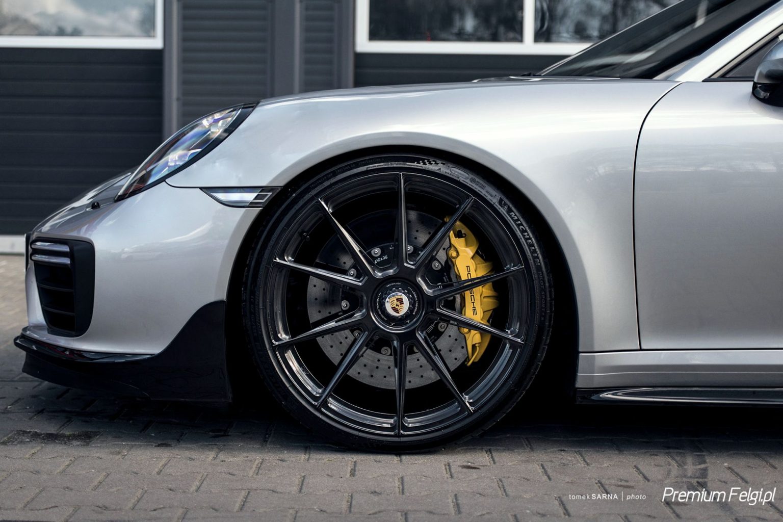 Porsche 911 Turbo 991 Silver BC Forged EH182 | Wheel Front