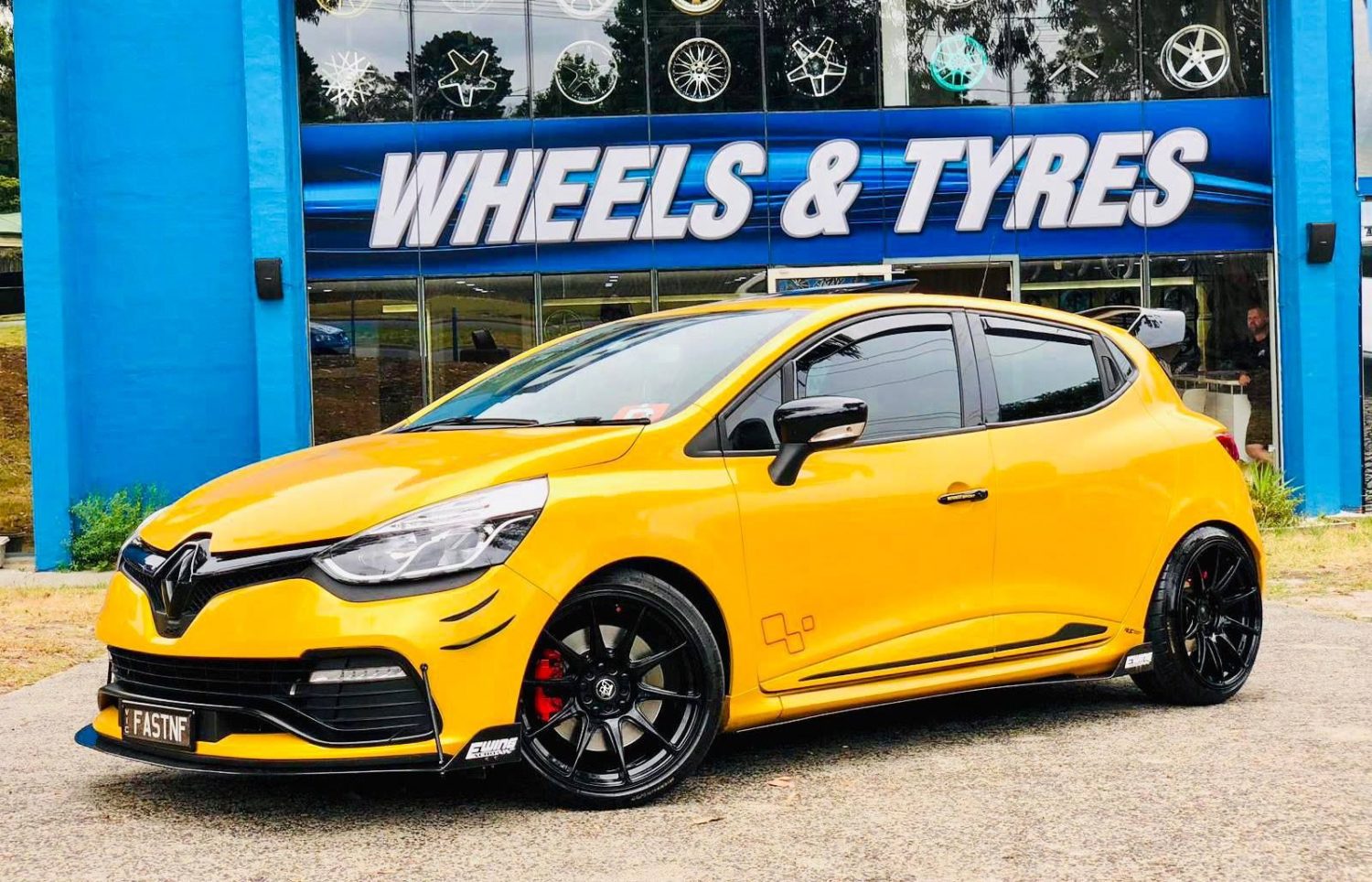 Renault Clio RS Yellow Hussla 027 | Wheel Front