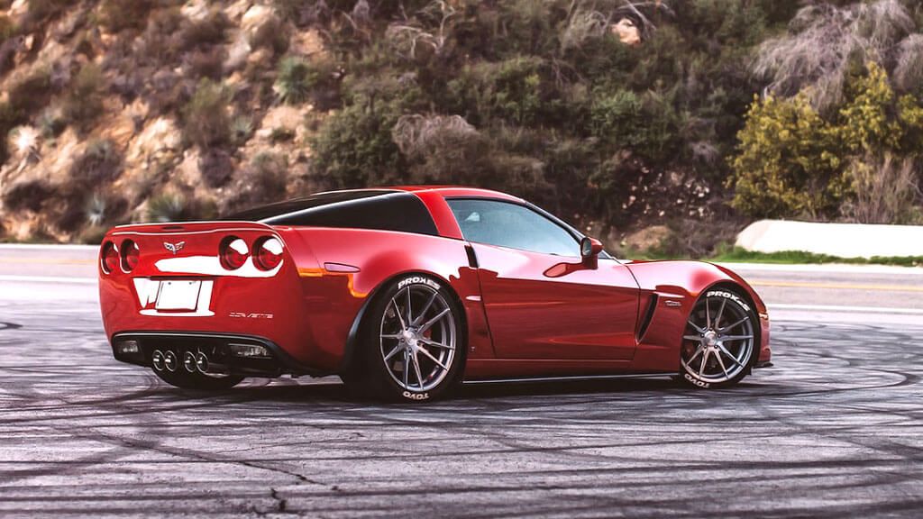 Chevrolet Corvette C6 Red Rohana RF2