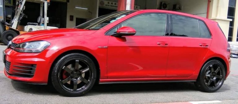Volkswagen Golf GTI 7 Red Rays TE37 SAGA | Wheel Front