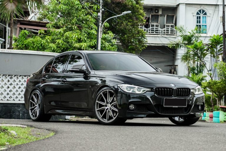 BMW 3 series 330i F30 Black Vossen HF-3 | Wheel Front