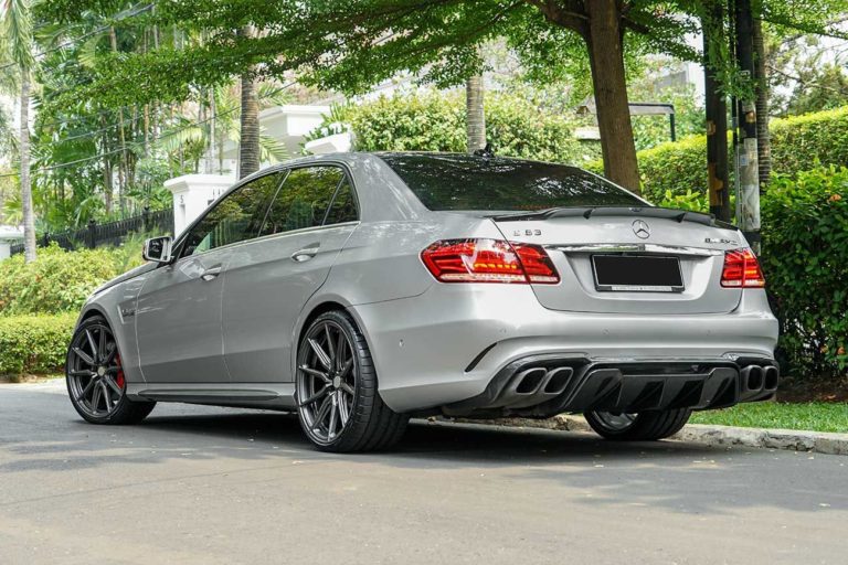 Mercedes-Benz E63 AMG W212 Silver with Vossen HF-3 Aftermarket Wheels ...
