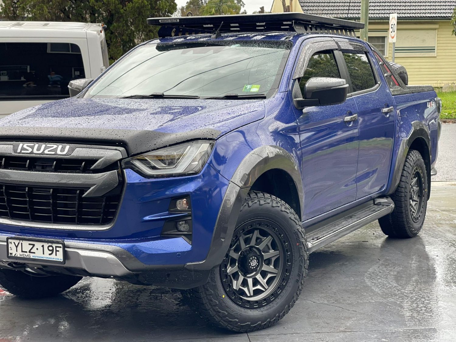 Isuzu D-MAX Blue Black Rock Off-Road Cage | Wheel Front