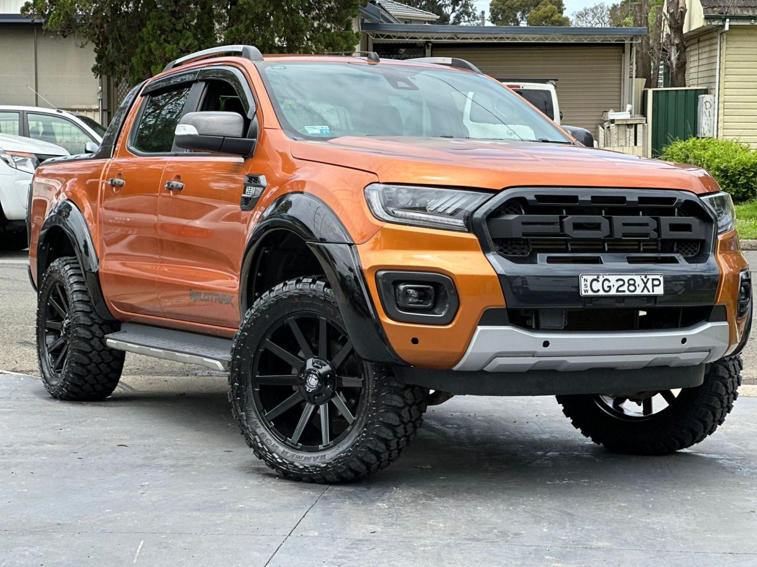 Ford Ranger Orange Black Rock Off-Road Blade | Wheel Front
