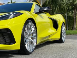 Chevrolet Corvette C8 Stingray Accelerate Yellow Signature SV305S ...