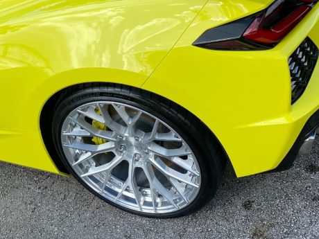 Chevrolet Corvette C8 Stingray Accelerate Yellow Signature SV305S