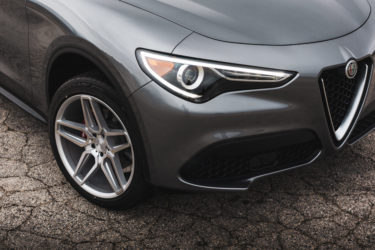 Alfa Romeo Stelvio Grey Blaque Diamond BD-17-5 | Wheel Front