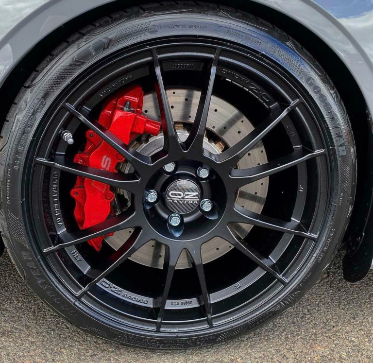 Audi RS3 8V Sedan Grey OZ Ultraleggera HLT | Wheel Front