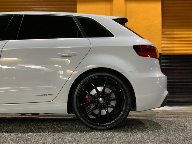 Audi RS3 8V Hatch White OZ Leggera HLT | Wheel Front