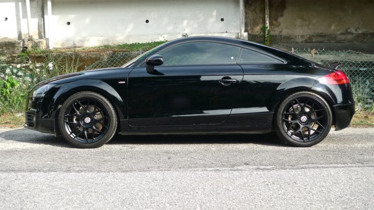 Audi TT 8J Black with Tarmac HRE FF01 Aftermarket Wheels | Wheel Front