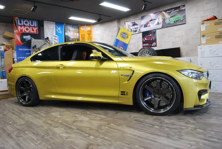 BMW M4 F82 Austin Yellow Rays Volk TE37 Ultra Track Edition | Wheel Front
