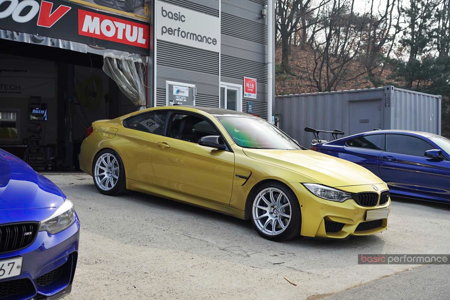 BMW M4 F82 Austin Yellow Apex SM 10 Wheel Wheel Front BMW M4 F82 Austin Yellow Apex SM 10 Wheel Wheel Front