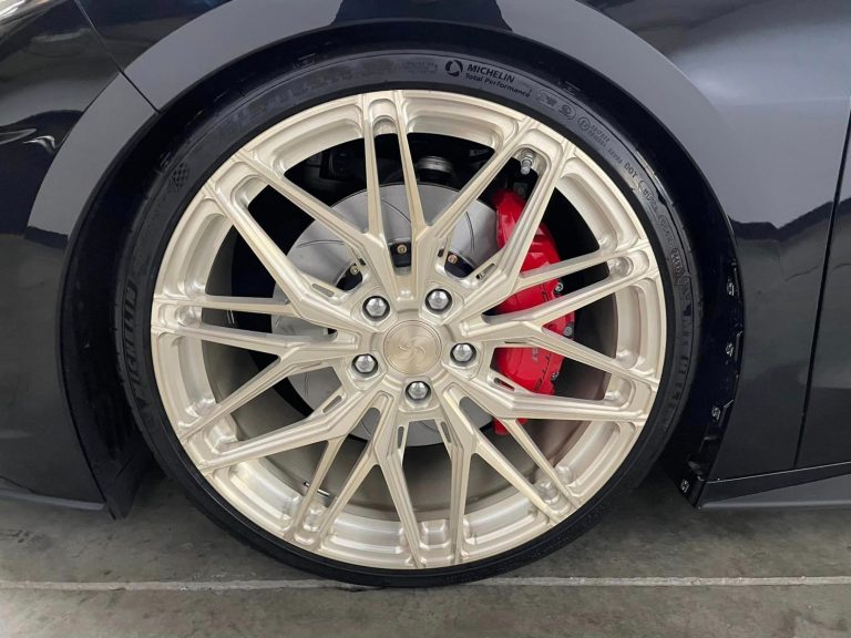 Chevrolet Corvette C8 Stingray Black Signature SV708 | Wheel Front