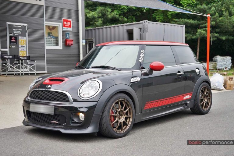 Mini Cooper S R56 Black with Bronze Rays Volk ZE40 | Wheel Front