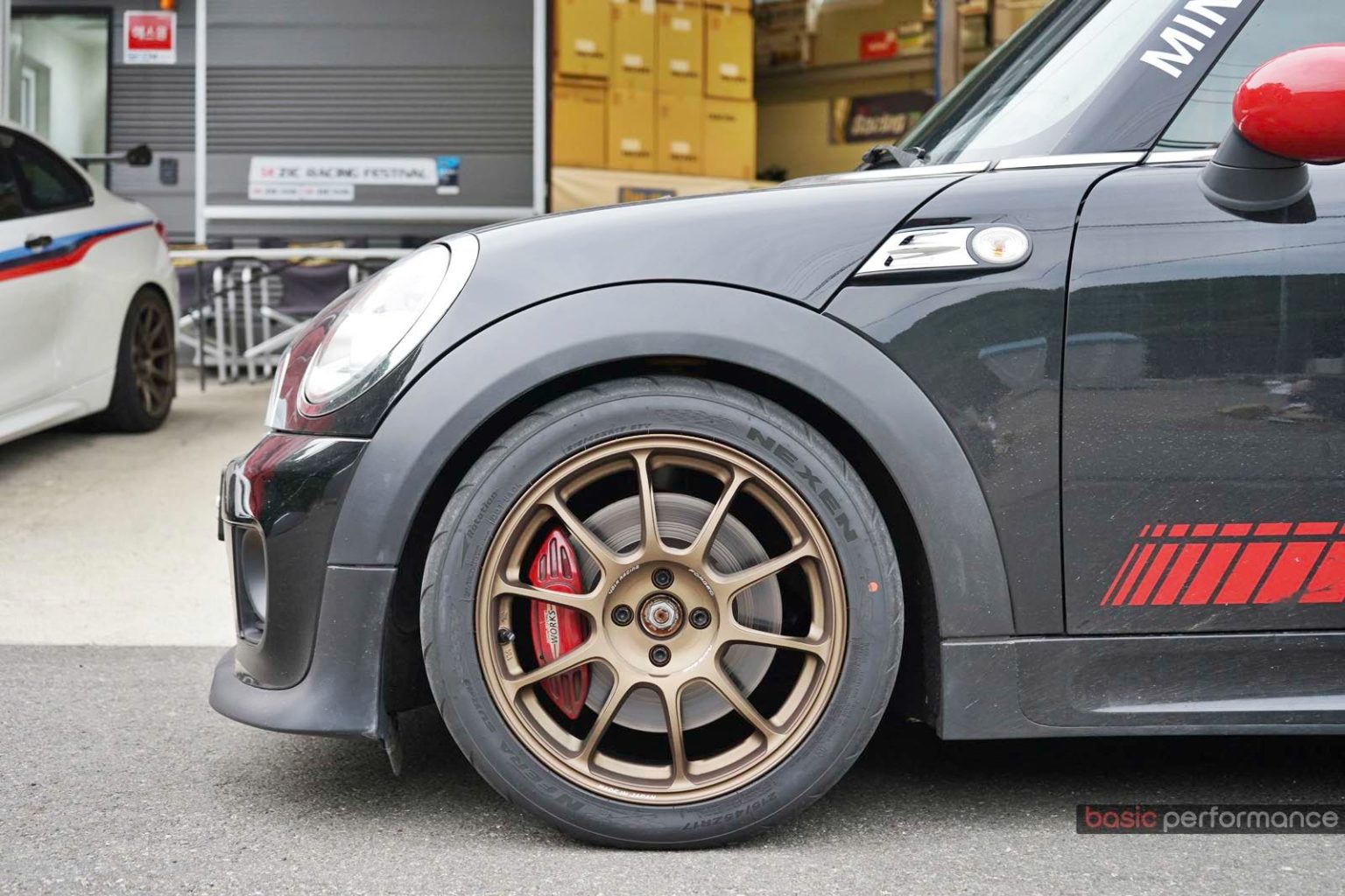 Mini Cooper S R56 Black with Bronze Rays Volk ZE40 | Wheel Front