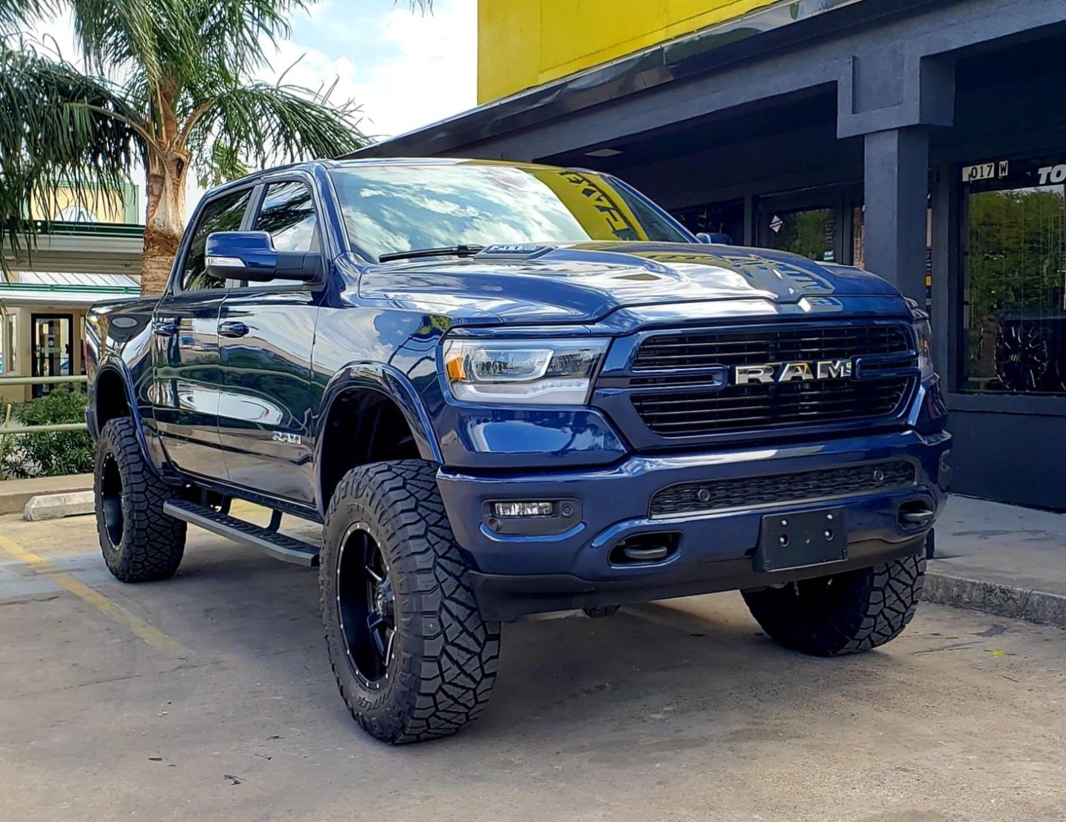 2019 Dodge Ram Blue Fuel Off-Road Maverick D610 | Wheel Front