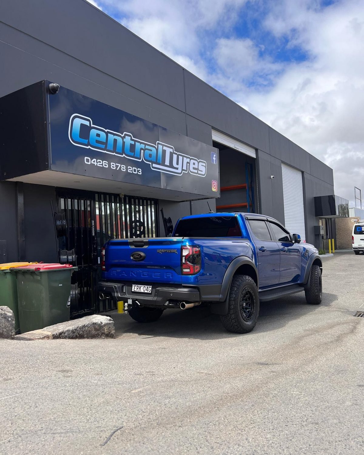 Ford Ranger Raptor Next-Gen Blue Fuel Off-Road Covert D694 | Wheel Front