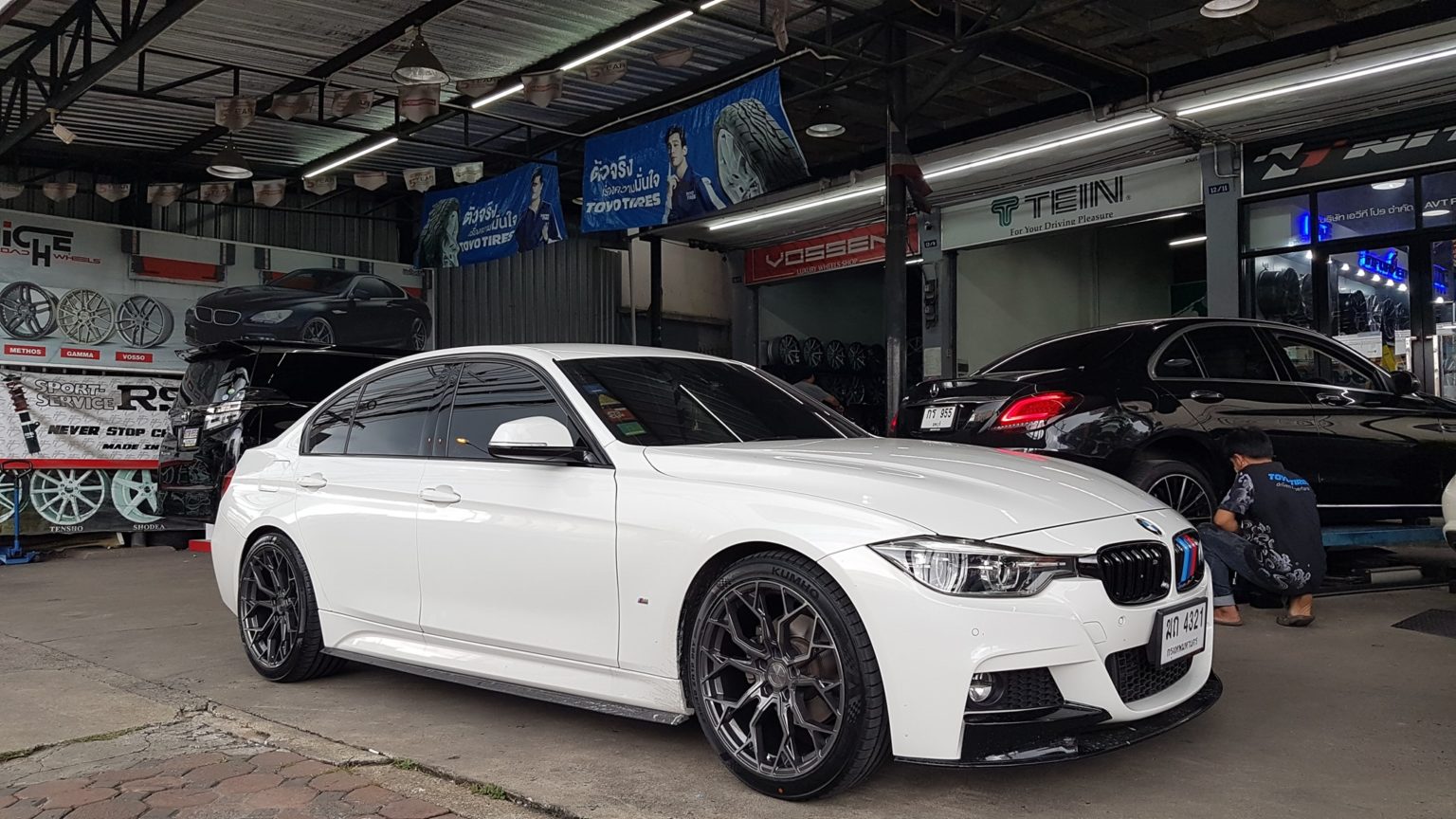BMW 320d F30 White Stance SF10 | Wheel Front