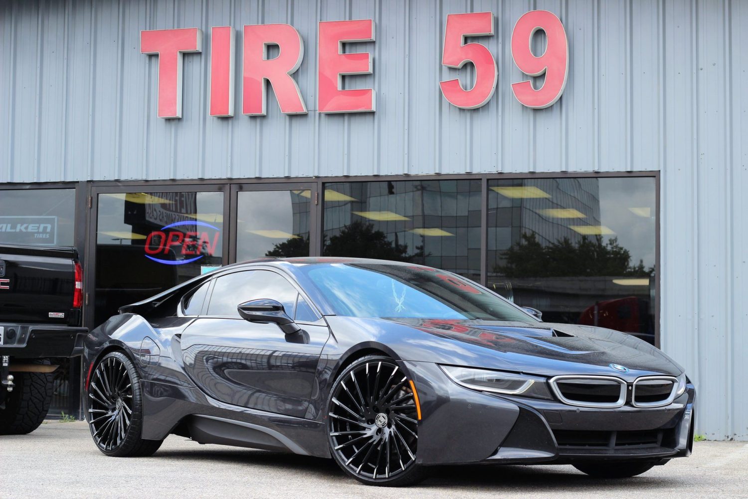 BMW i8 Grey Lexani Wraith | Wheel Front