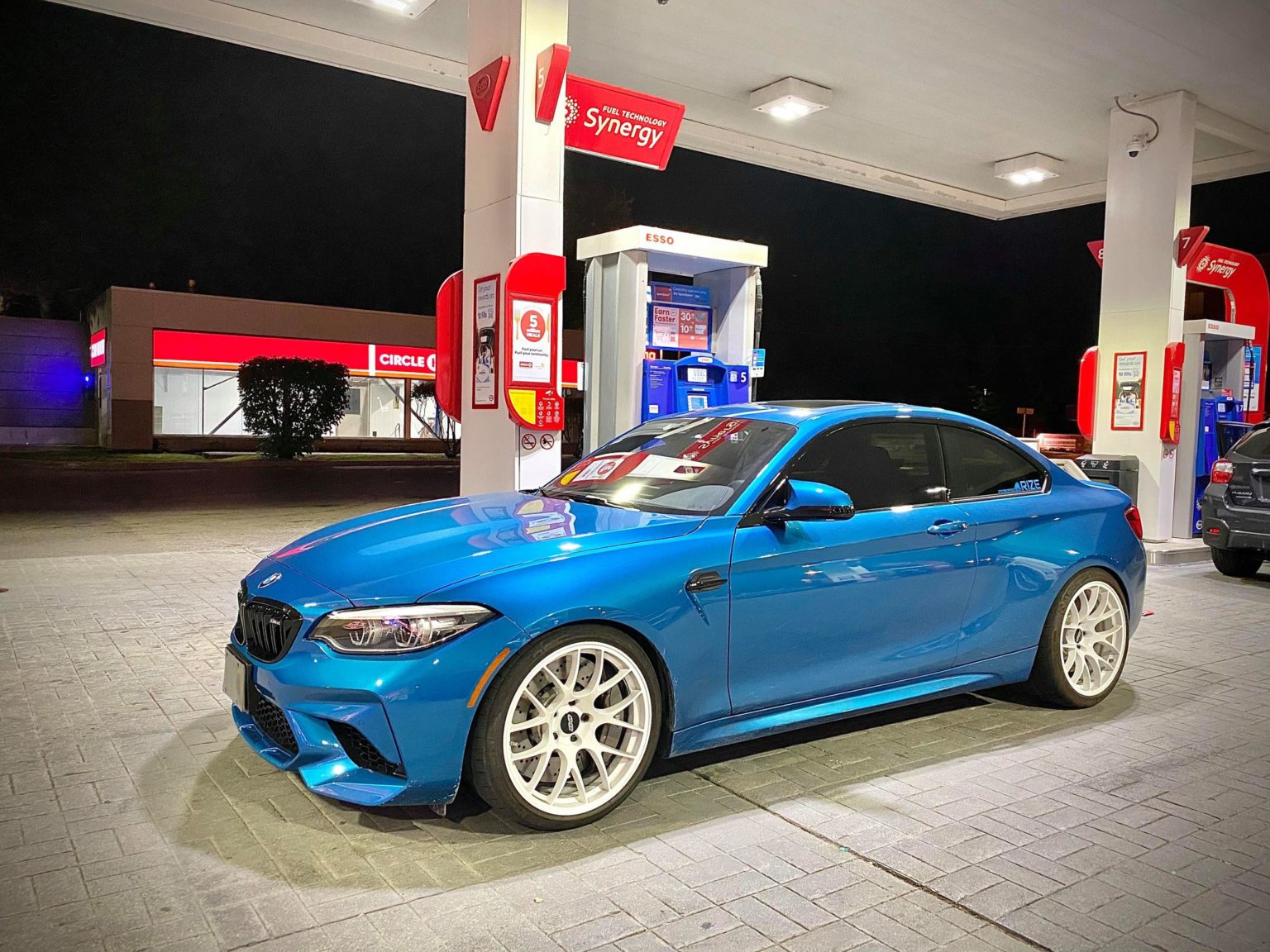 BMW M2 Competition F87 Blue with White Apex EC-7 | Wheel Front