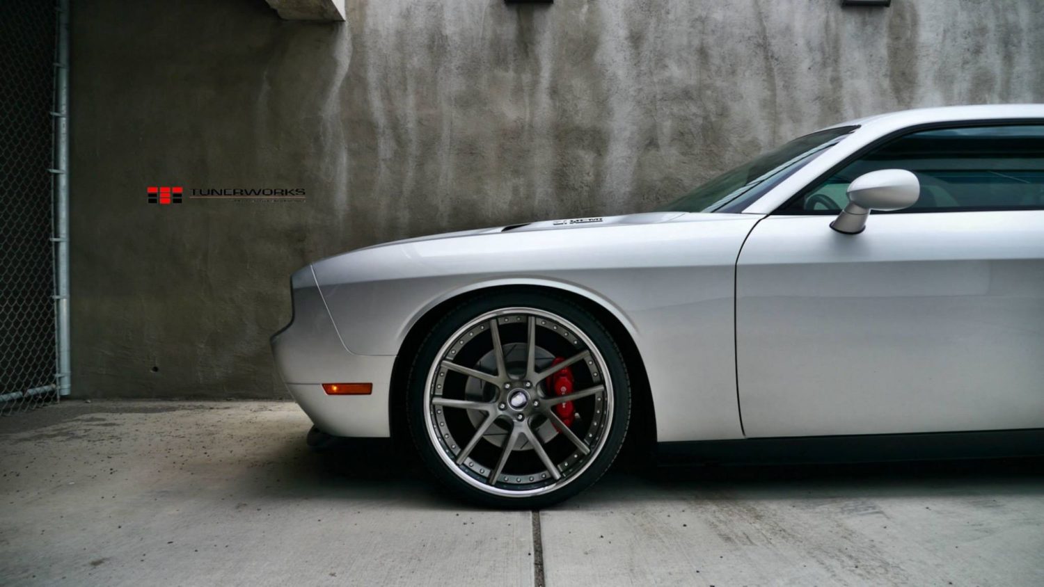 Dodge Challenger SRT8 Silver with Nutek Wheels 755 Aftermarket Wheels ...