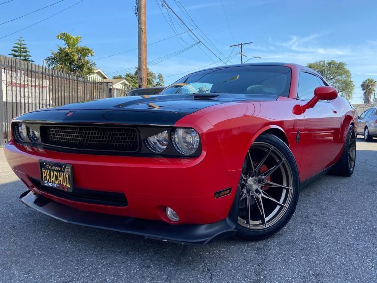 Dodge Challenger Red with Bronze Vertini RFS1.8 | Wheel Front