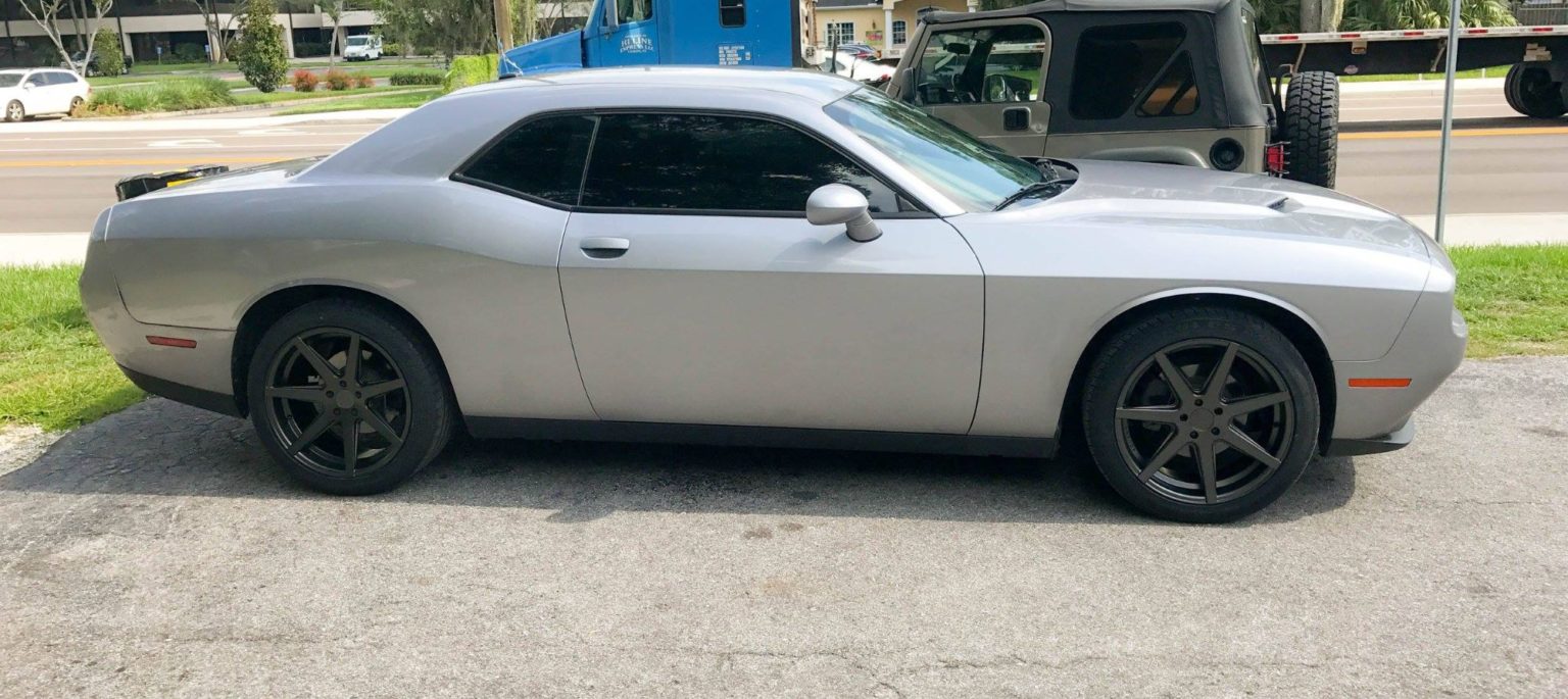 Dodge Challenger Silver Rohana RC7 | Wheel Front