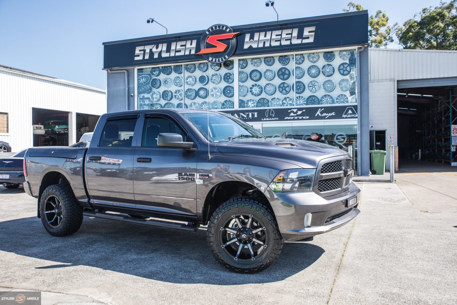 2020 Dodge Ram 1500 Grey Fuel Off-Road Coupler D556 | Wheel Front