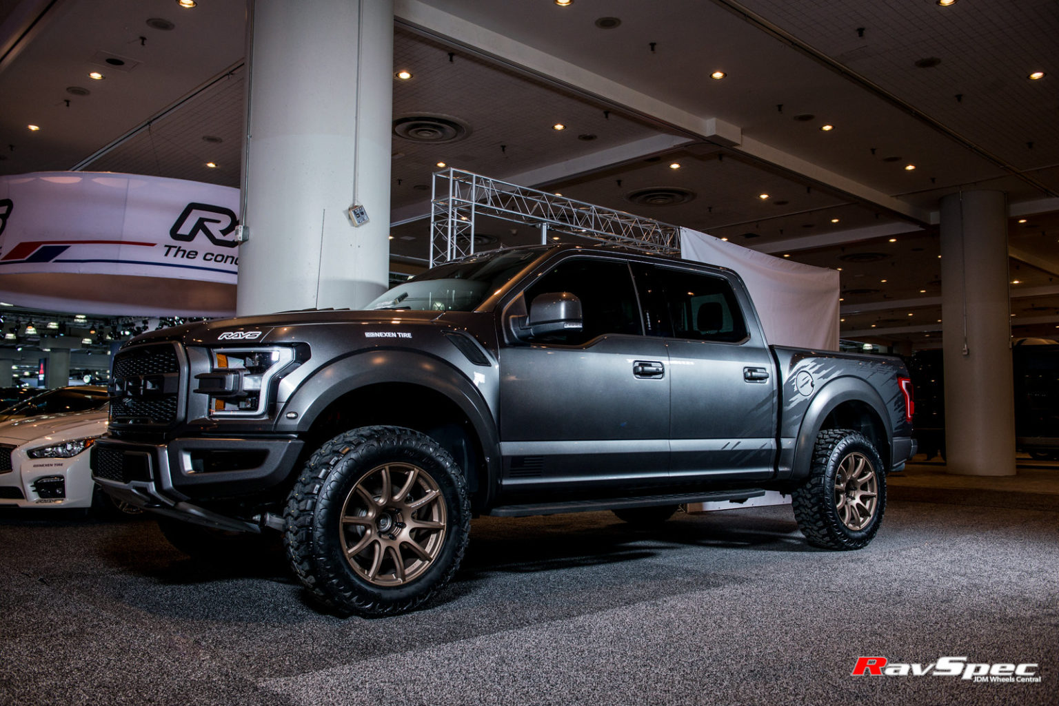 Ford F-150 Raptor Grey Rays Gramlights 57Trans-X | Wheel Front