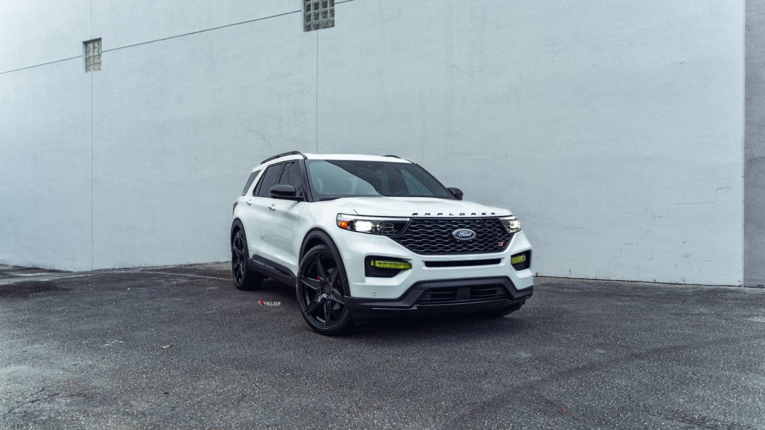 Ford Explorer ST White Velos VSS S6 | Wheel Front