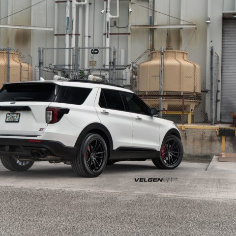 Ford Explorer ST White Velgen VF5 | Wheel Front
