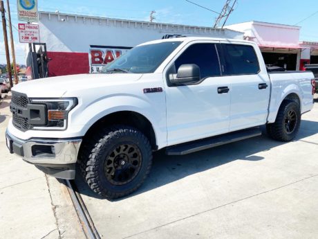 Ford F-150 White Fuel Off-Road Vector D579 | Wheel Front