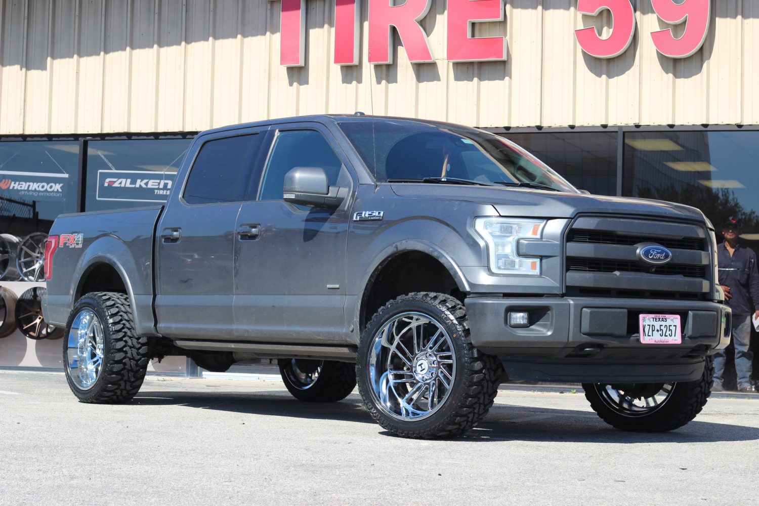 2017 Ford F-150 Grey Hostile H110 Stryker | Wheel Front
