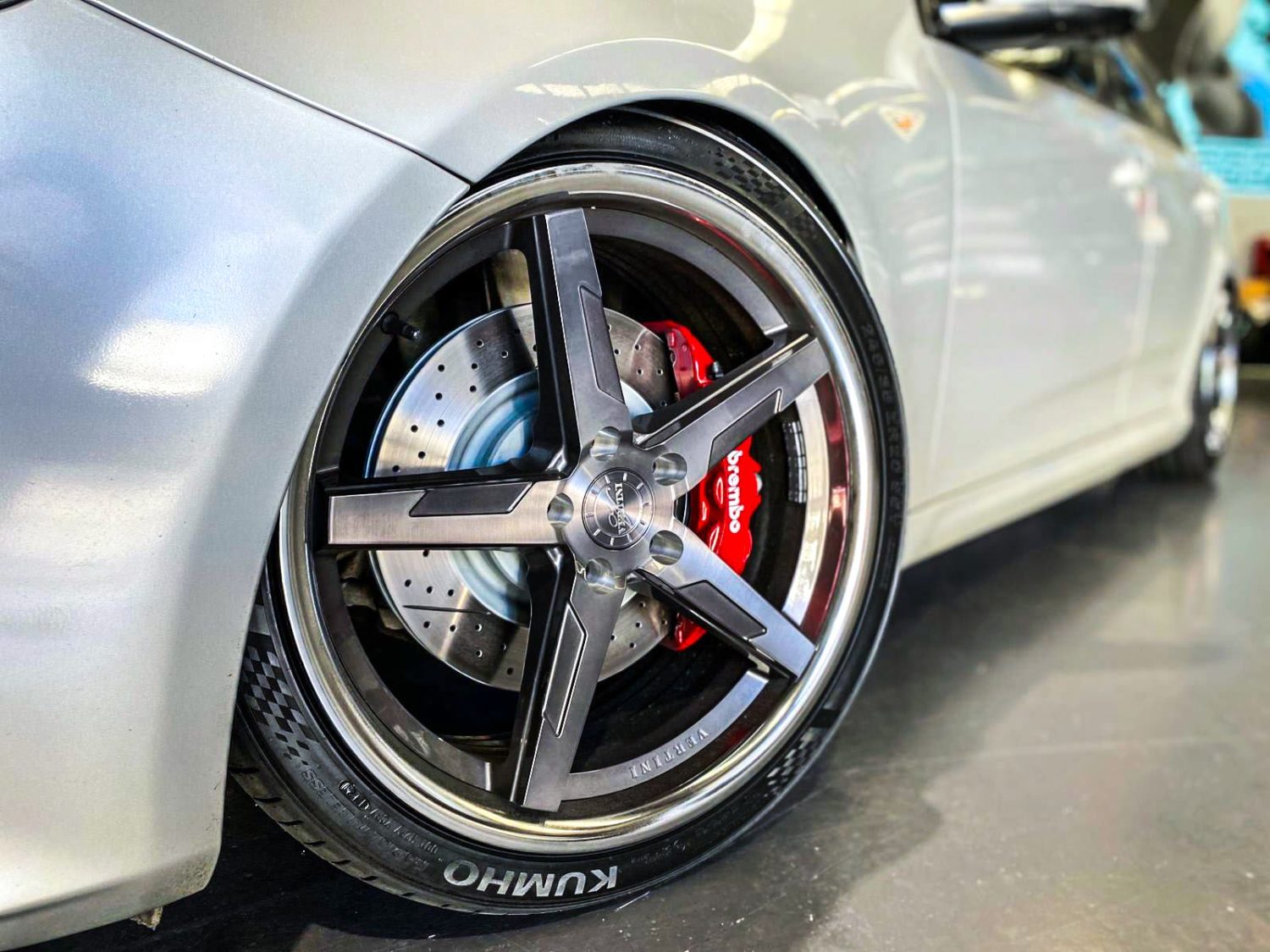 Ford Falcon FG XR6 Silver Vertini RFS1.7 | Wheel Front