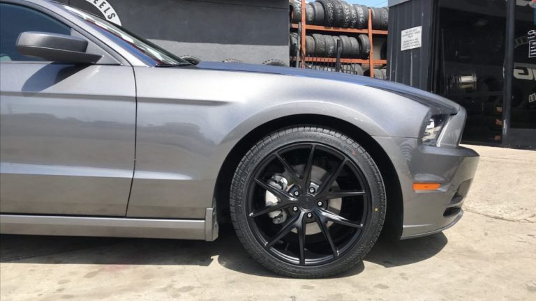 Ford Mustang S197 Grey Niche Misano M117 | Wheel Front