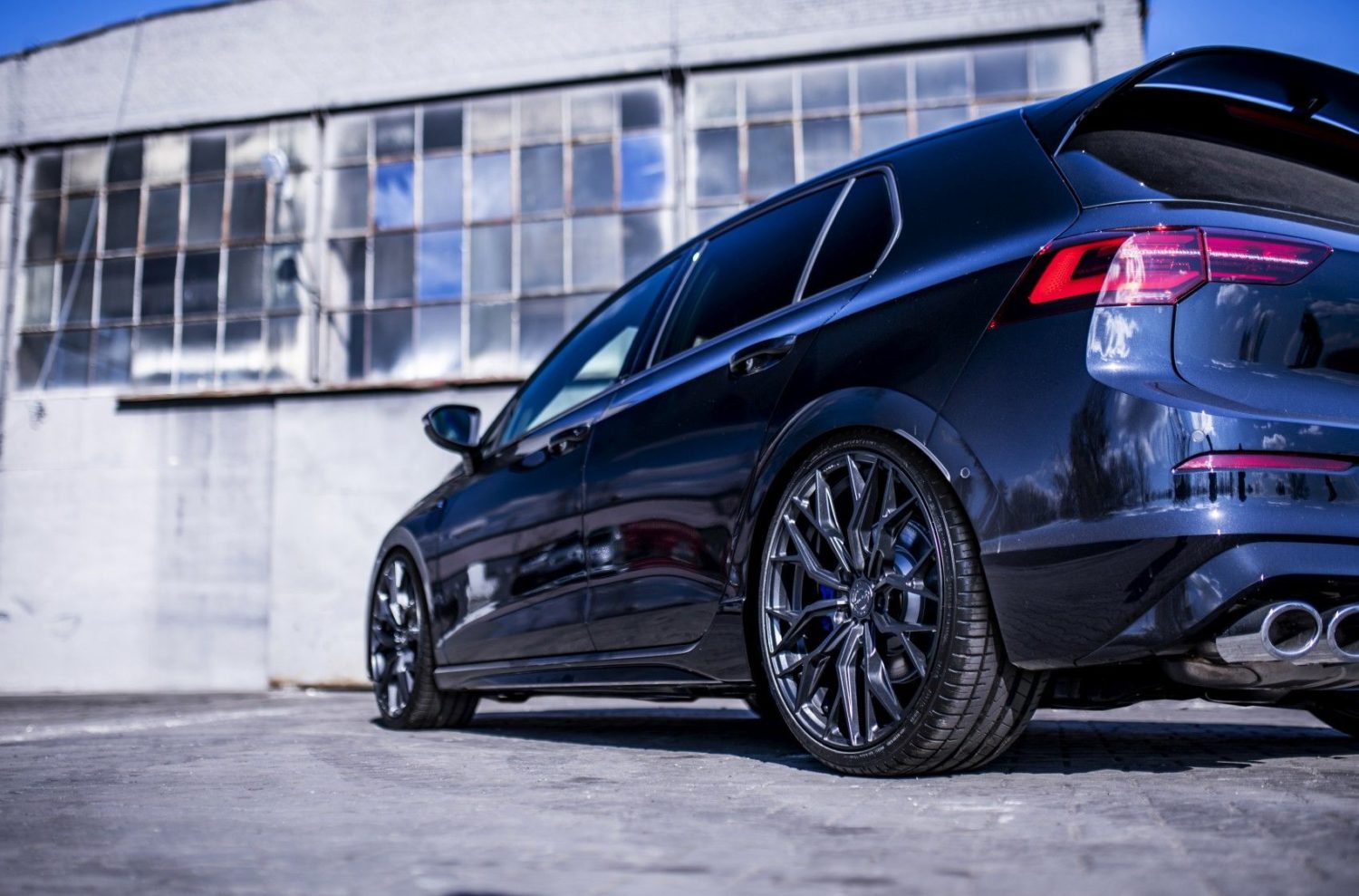 Volkswagen Golf R Black Concaver CVR1 | Wheel Front