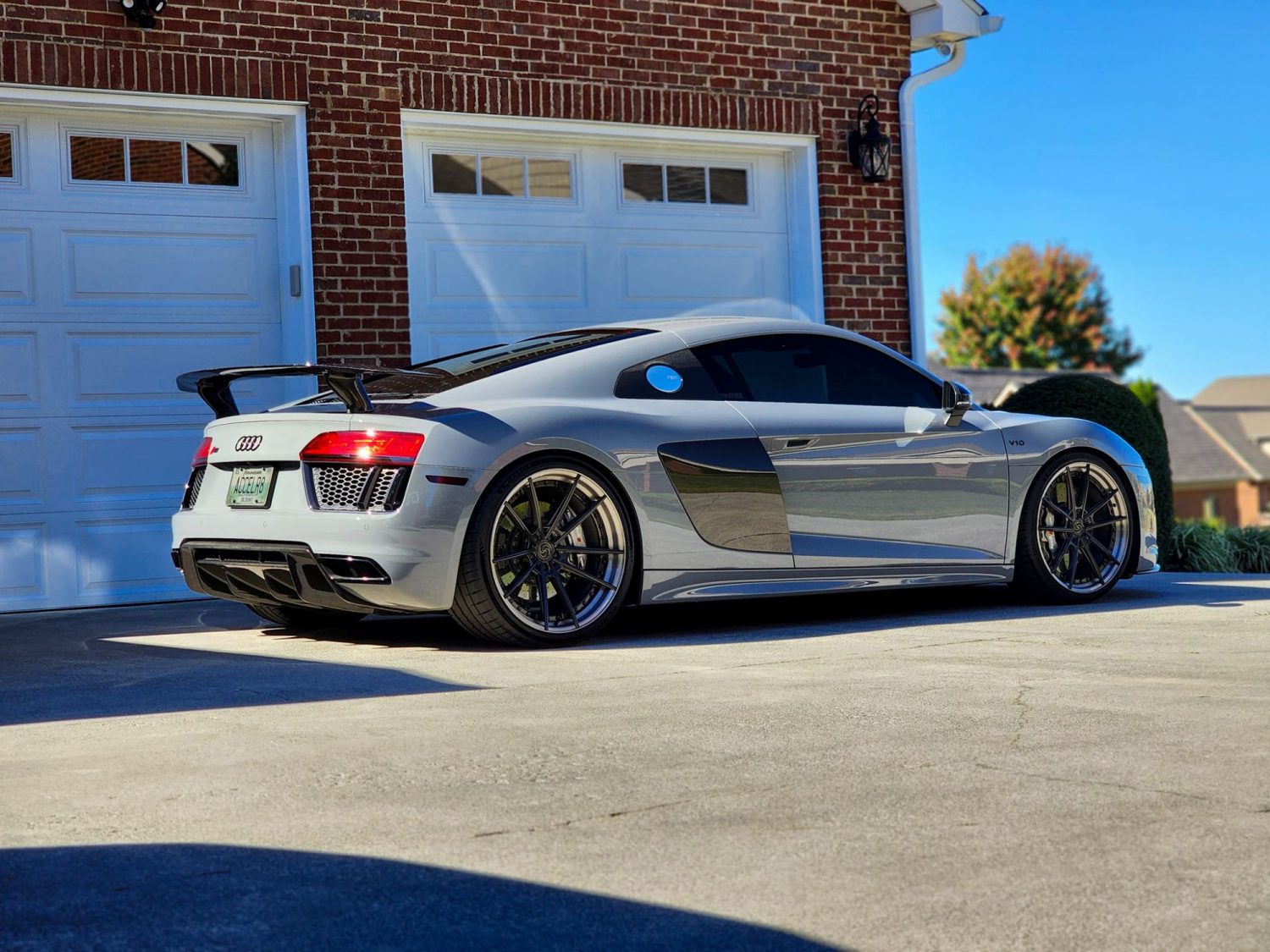Audi R8 Grey Signature SV310 | Wheel Front
