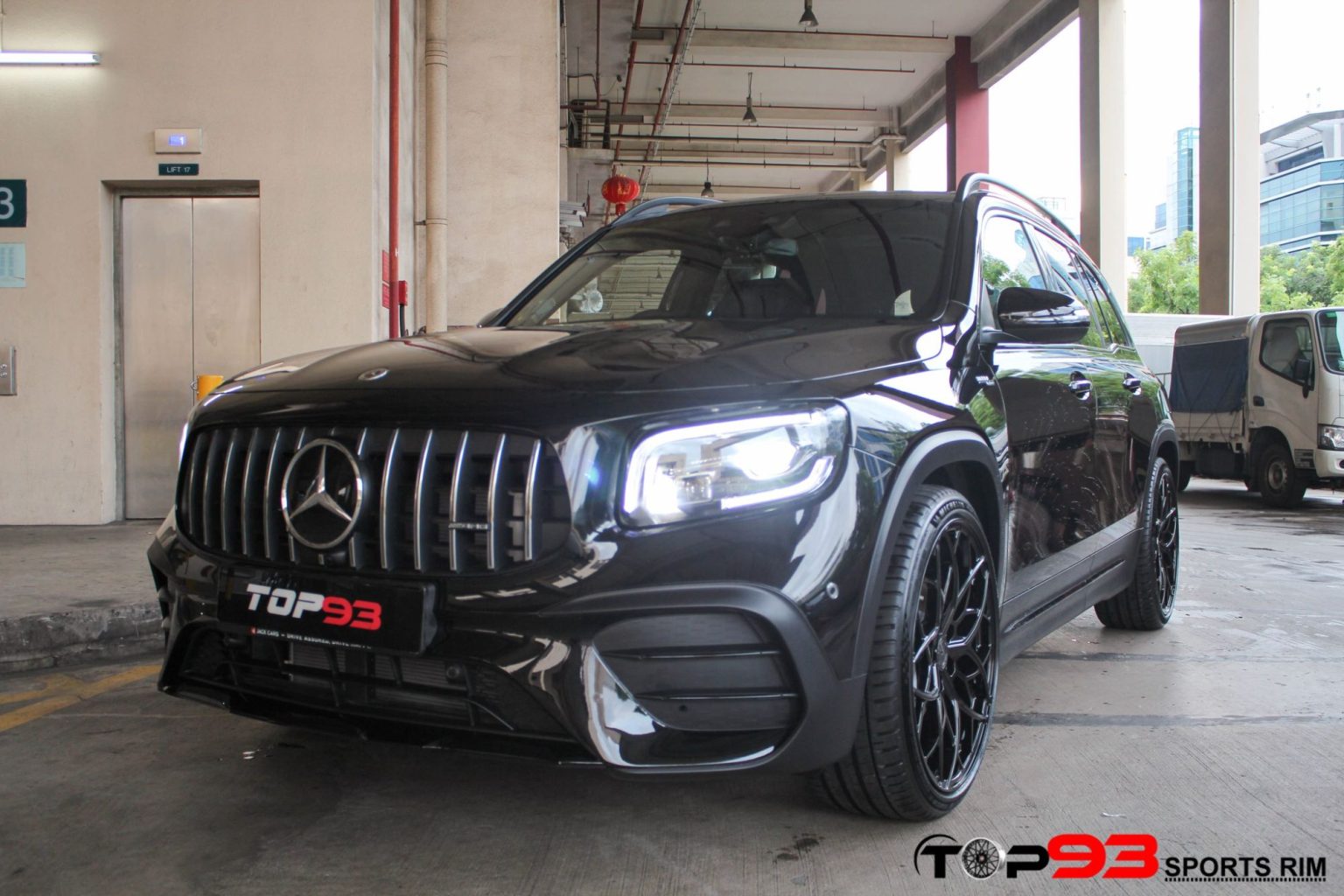 Mercedes-Benz GLB Black BC Forged RZ24 | Wheel Front