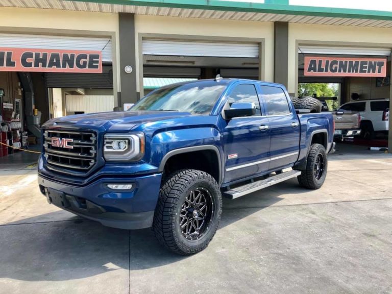 GMC Sierra Blue XF Off-Road XF-211 | Wheel Front