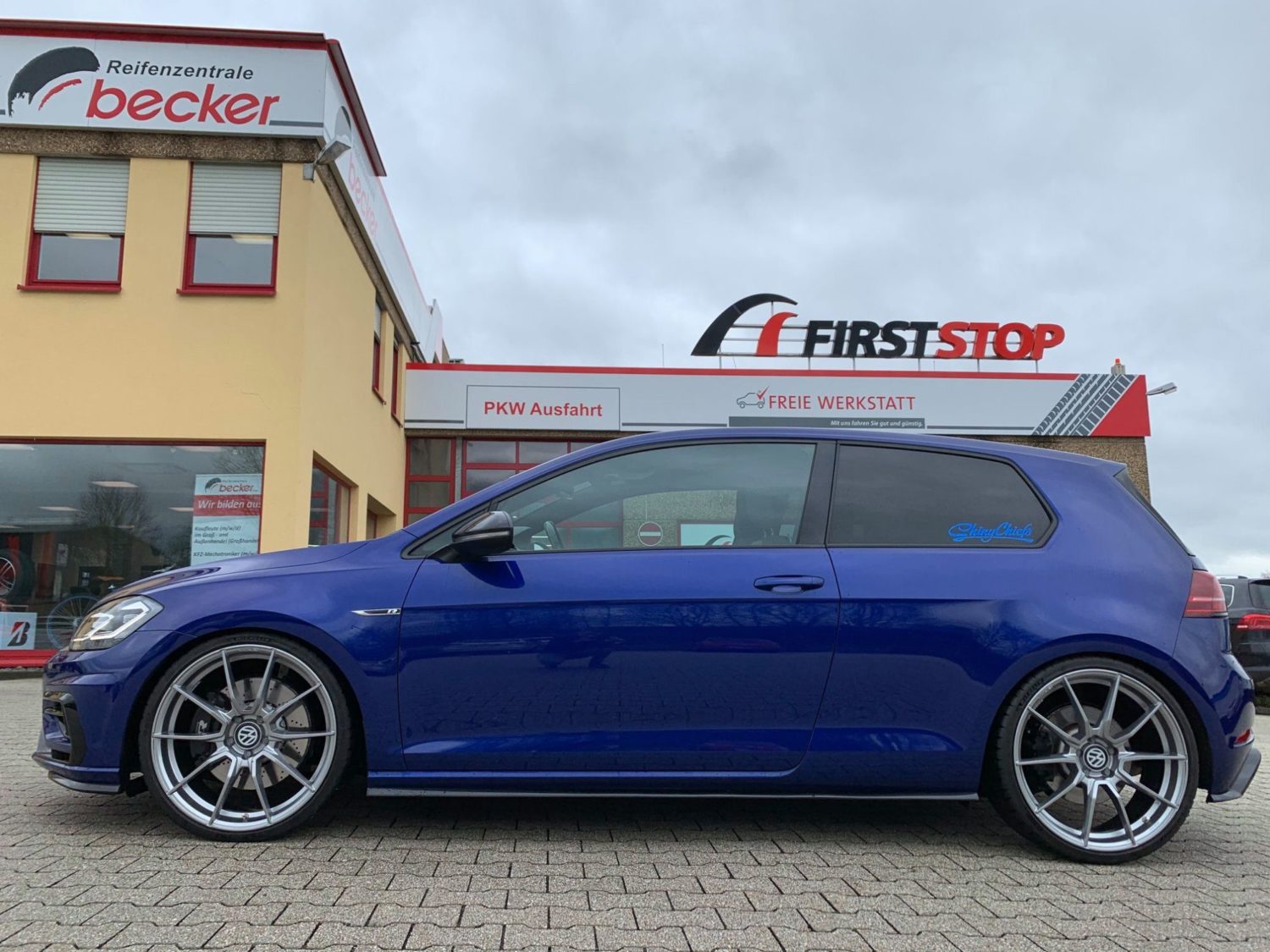 Volkswagen Golf R Mk7 Blue Motec Ultralight | Wheel Front