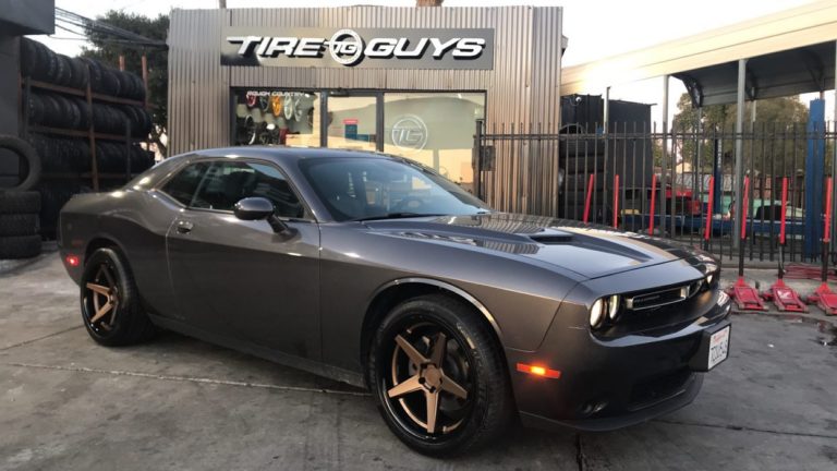 Dodge Challenger Grey with Bronze Ferrada FR3 | Wheel Front