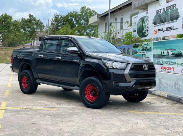 Toyota Hilux Black Fuel Off-Road Zephyr D632 | Wheel Front
